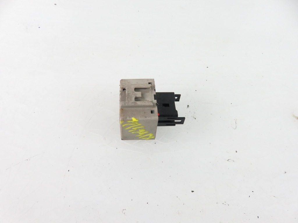 PRZEKAŹNIK TOYOTA YARIS VERSO 8198050030 - 12301914807 - oficjalne ...