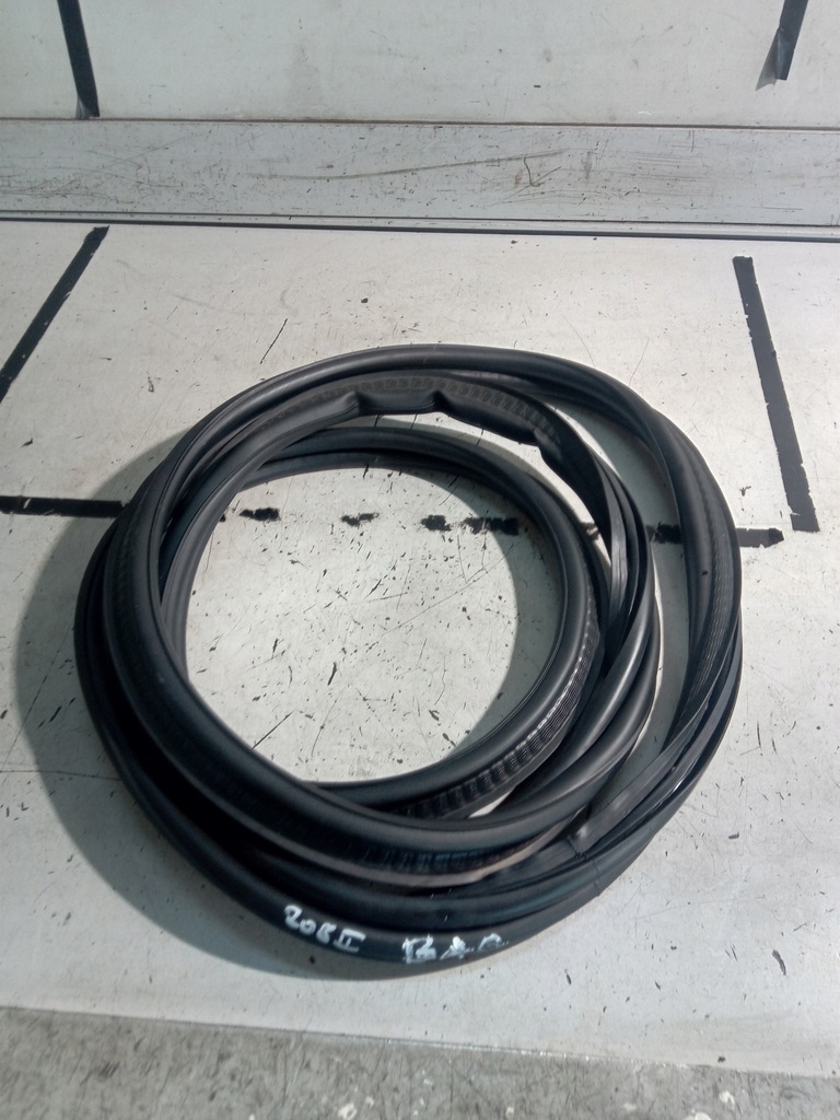 PEUGEOT 208 II USZCZELKA KLAPY BAGAŻNIKA - 12817047437 - oficjalne ...