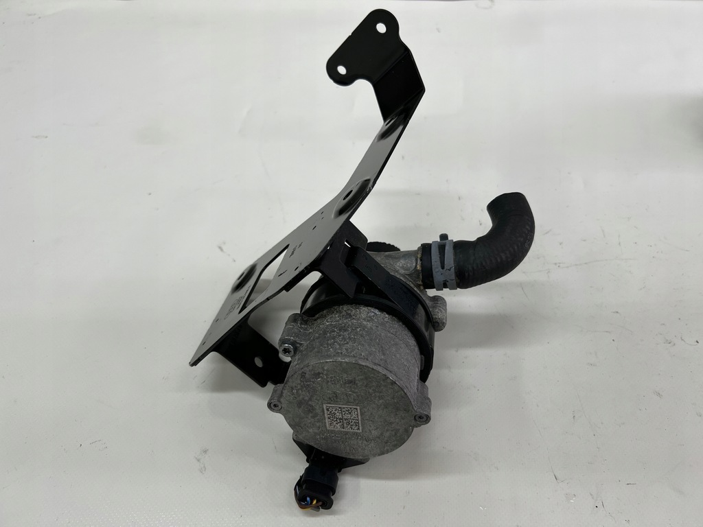 AUDI A4 B9 DODATKOWA POMPA WODY 4H0965569A - 12259703996 - oficjalne ...