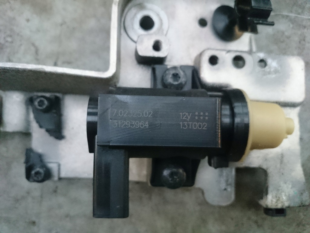 VOLVO ELEKTROZAWÓR ZAWÓR PODCIŚNIENIA 31293964 - 8973481354 - oficjalne ...