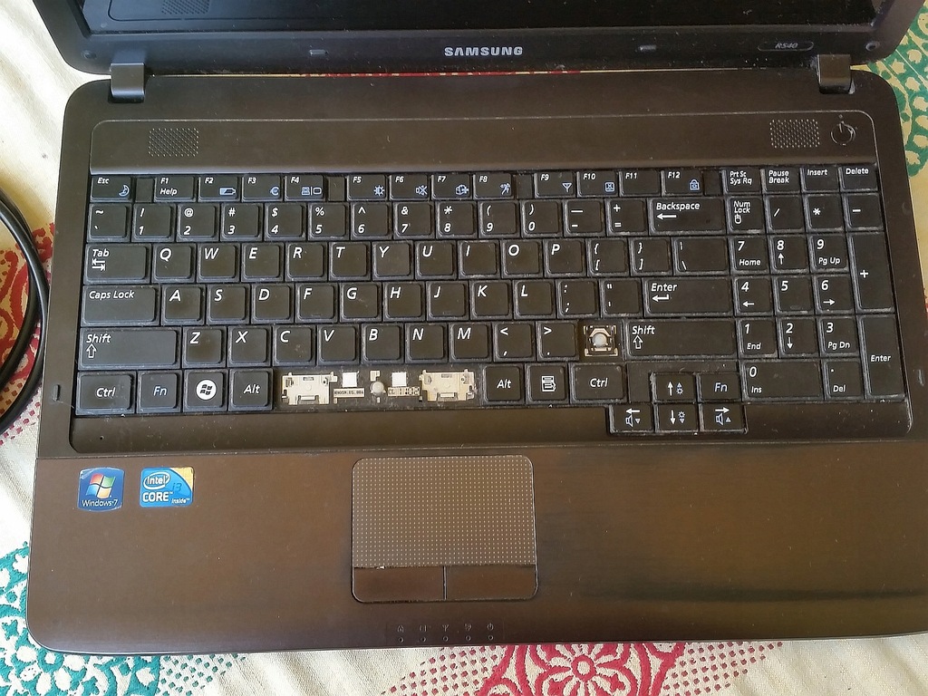 Laptop Samsung NP-R540 - Core i3 / 3GB / 320GB - 12717840570 ...