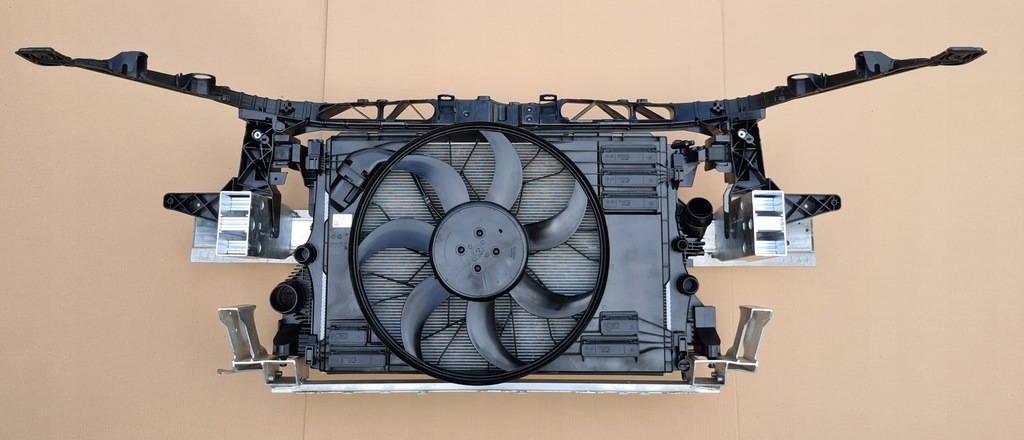 PAS PRZEDNI CHŁODNICE MERCEDES W247 247 MANUAL - 10953542461 ...