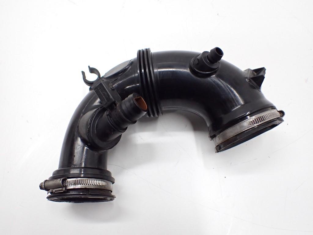 WĄŻ PRZEWÓD RURA DOLOT POWIETRZA MERCEDES E-KLASA W213 E200 2.0 CGI 17R ...