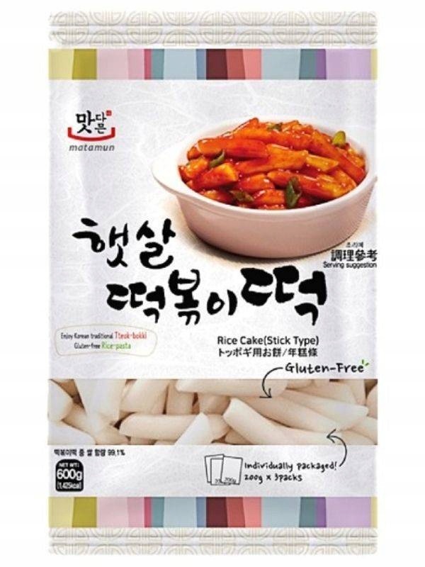 Tteokbokki kluski ryżowe sticks koreański Topokki w słupkach rice cake ...