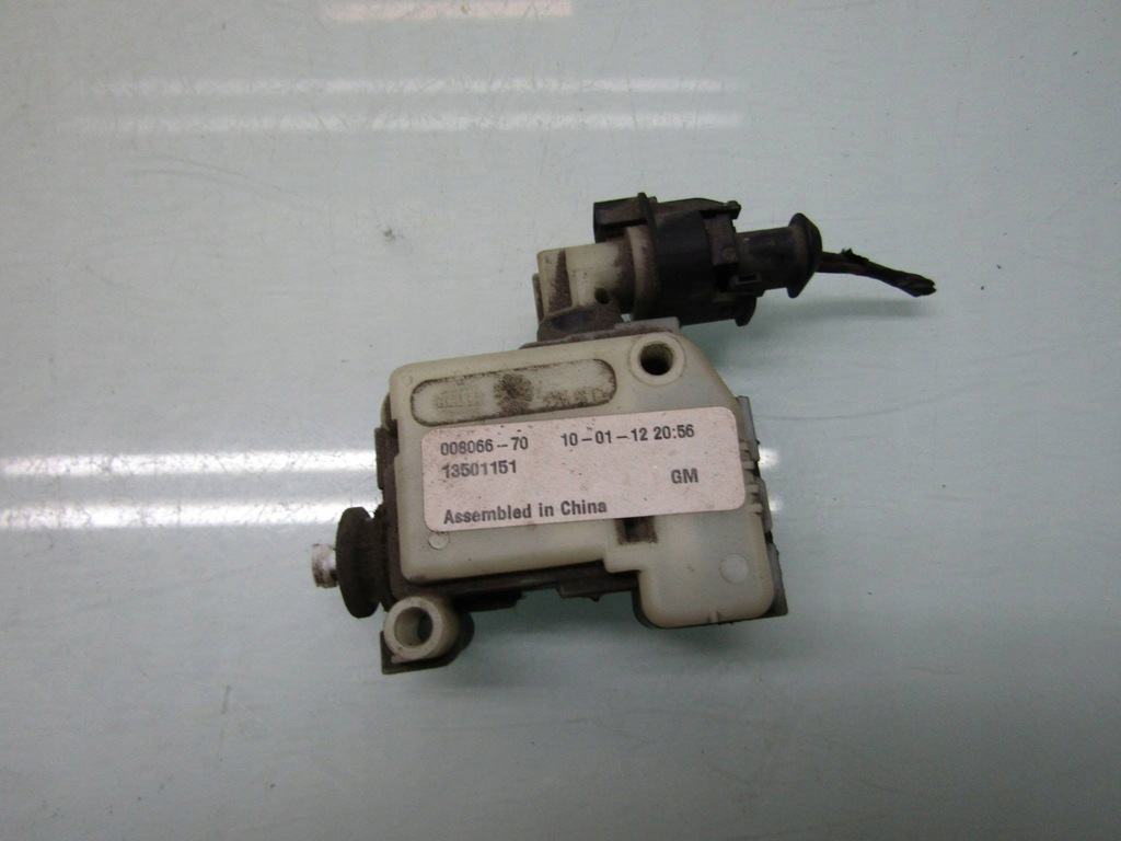 CRUZE 12R SIŁOWNIK KLAPKI WLEWU PALIWA 13501151 - 12284376906 ...