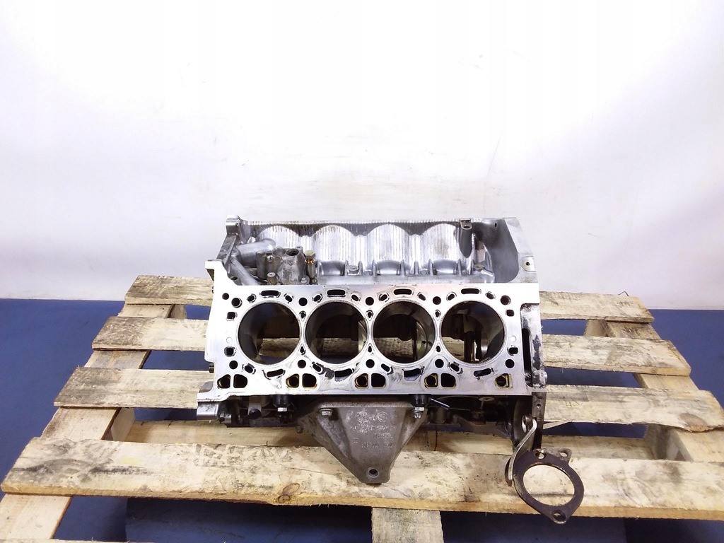 BMW 7 F01 F02 4.4 V8 BLOK SILNIKA 7562288 N63B44A - 12956996113 - oficjalne archiwum Allegro