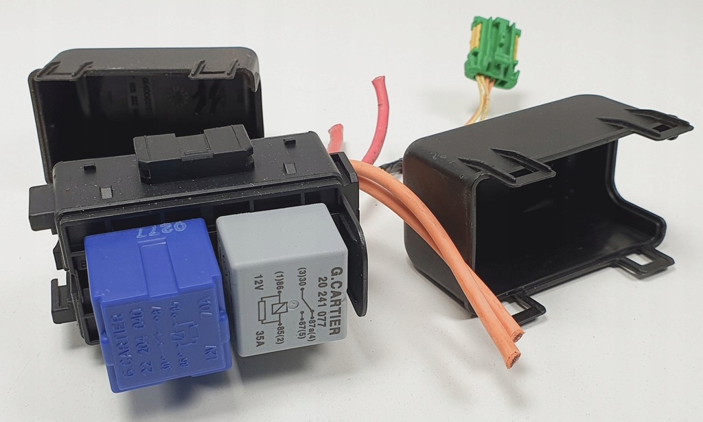 SKRZYNKA PRZEKAŹNIKÓW RENAULT CLIO III 8200222930 - 13356644839 ...