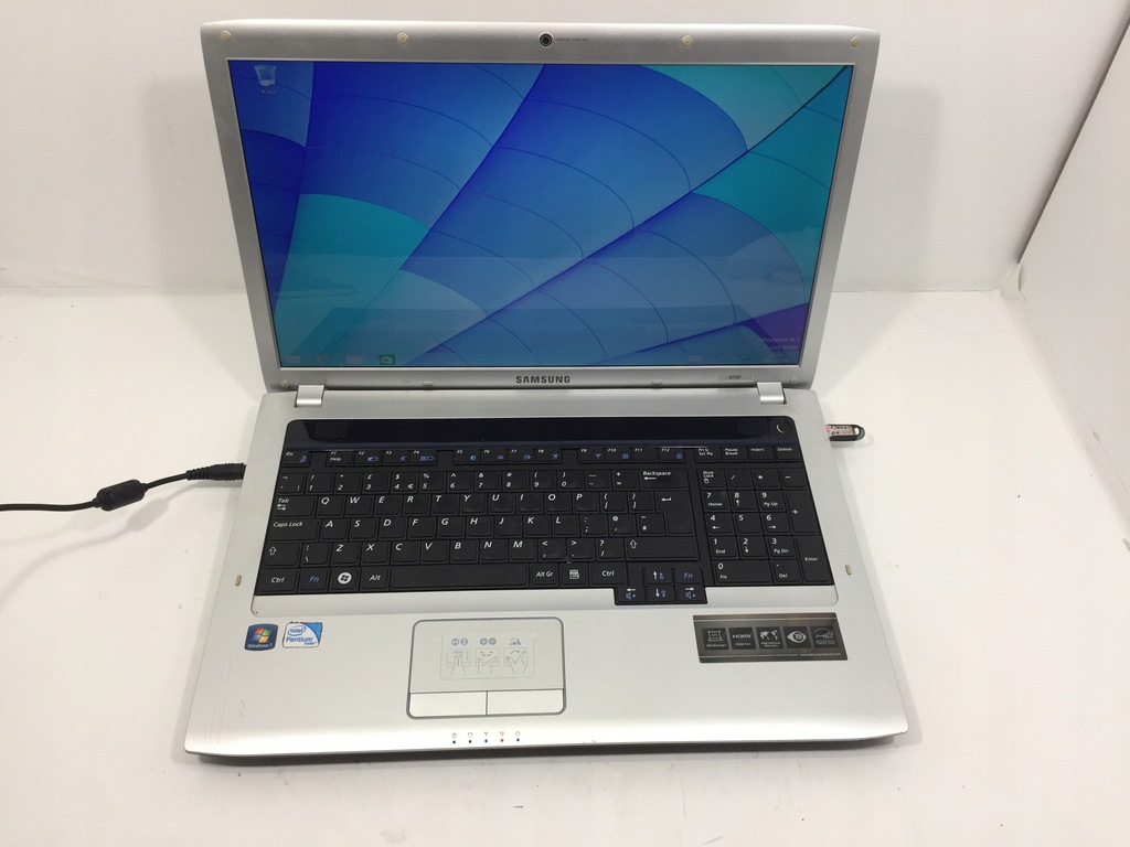 SAMSUNG NP-R730 INTEL P 2x2.2GHz 4GB 17,3'' XL139 - 7724623210 ...