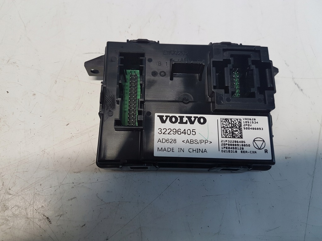 Купить Модуль контроллера VOLVO XC40 32296405: отзывы, фото и ...