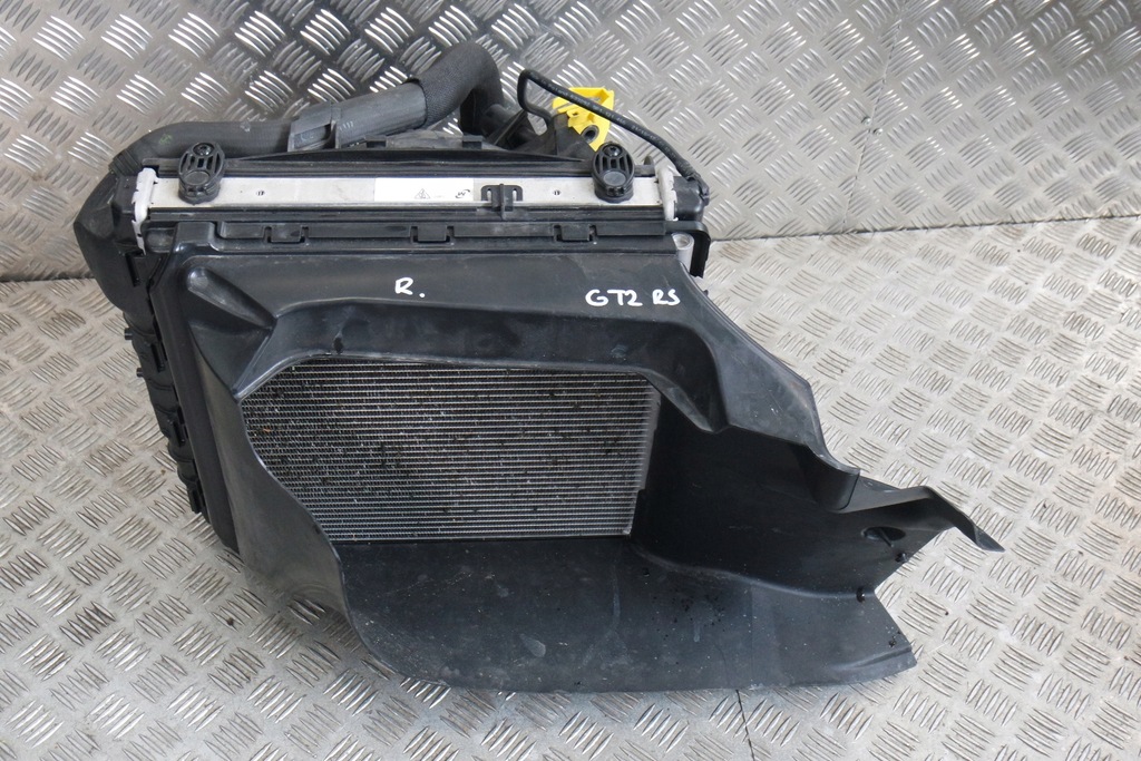 CHLODNICA PRAWA PORSCHE 991 GT2 RS 9P1121250 - 11027233472 - oficjalne ...