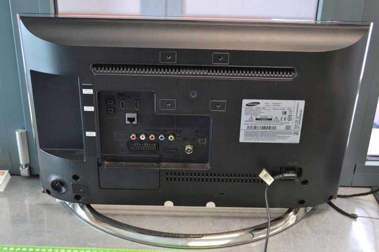 SAMSUNG 22" SMART TV UE22H5600AW - 8396553898 - oficjalne archiwum Allegro