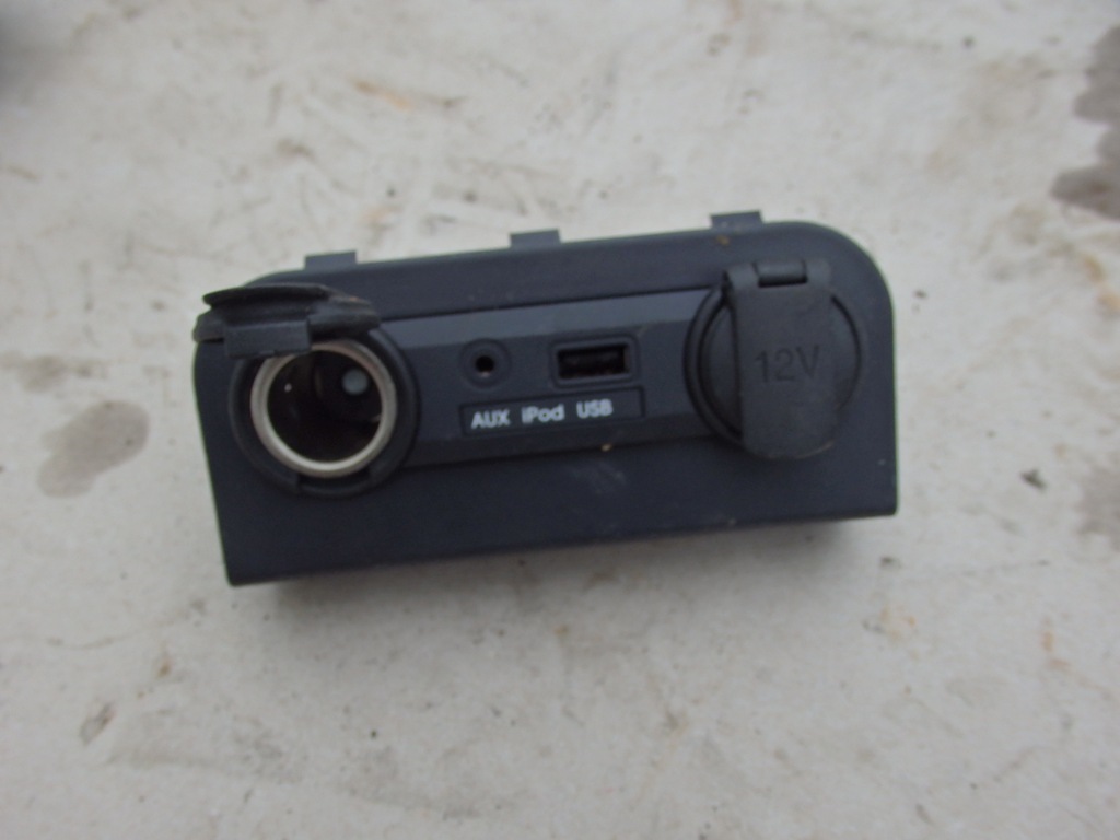 KIA RIO III 11-16 AUX IPOD USB GNIAZDO ZAPALNICZKA - 6824751132 ...