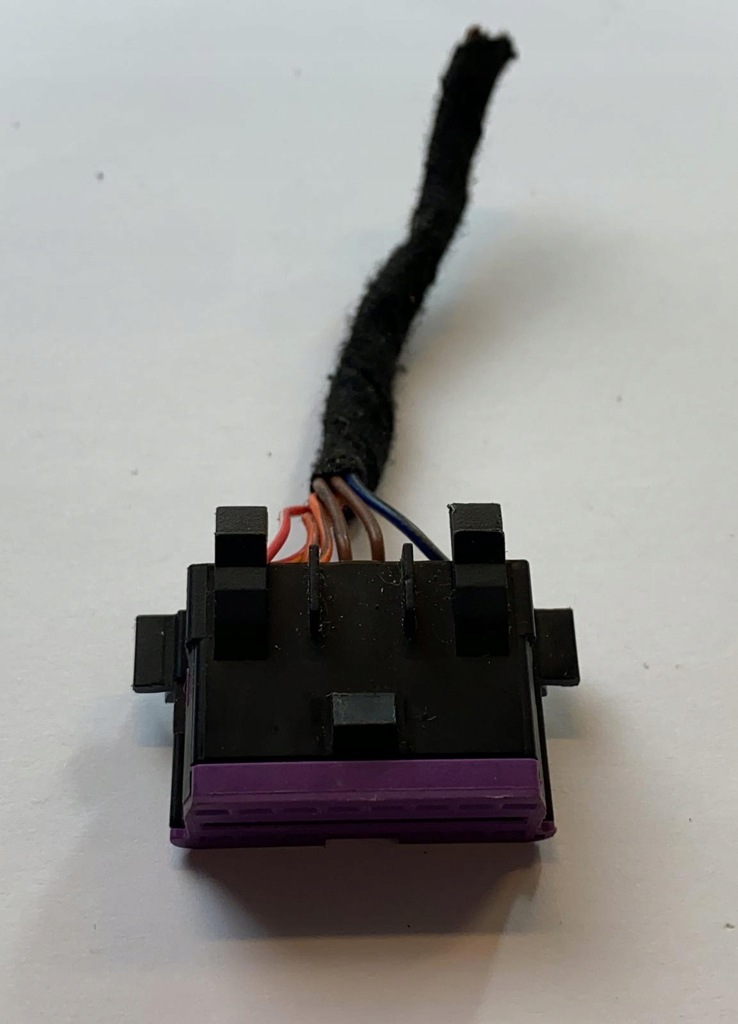 KOSTKA WTYCZKA AUDI VW 3A0972695 4 PIN - 10922910871 - oficjalne ...