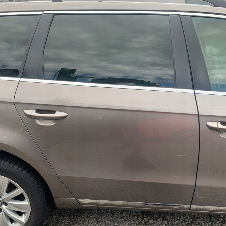 Drzwi prawe tył LA8X komplet VW PASSAT B7 3A KOMBI - 12600107092 ...