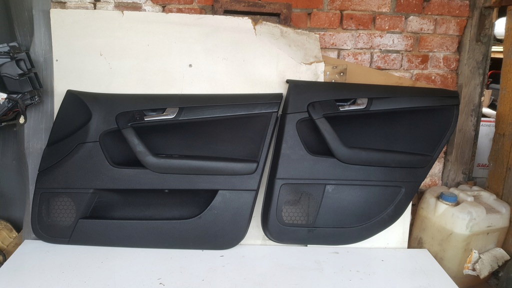 tapicerka boczek drzwi prawy Audi A3 8P 5d - 12088484939 - oficjalne archiwum Allegro