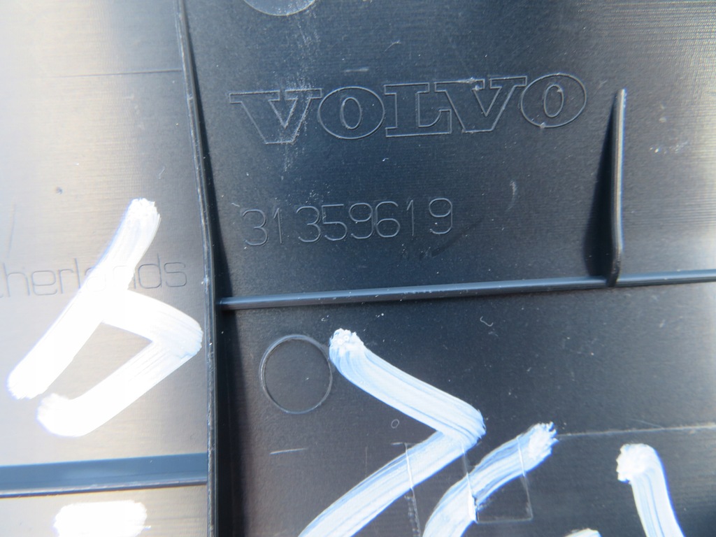 VOLVO XC70 ZAŚLEPKA HAKA ZATYCZKA 31359619 - 12394631393 - oficjalne ...