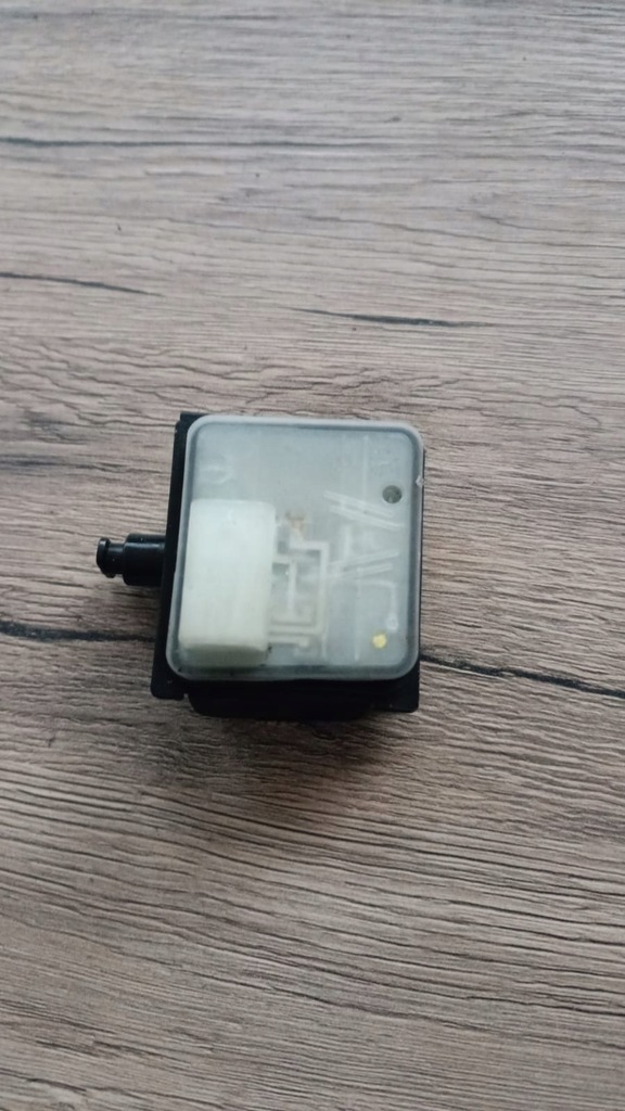 MODUŁ SIŁOWNIK KLAPKI WLEWU MERCEDES A0008202205 - 13030008265 ...