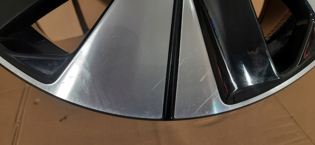 FELGA VOLVO XC40 7.5Jx18 ET50.5 31680403 - 11586384150 - oficjalne ...