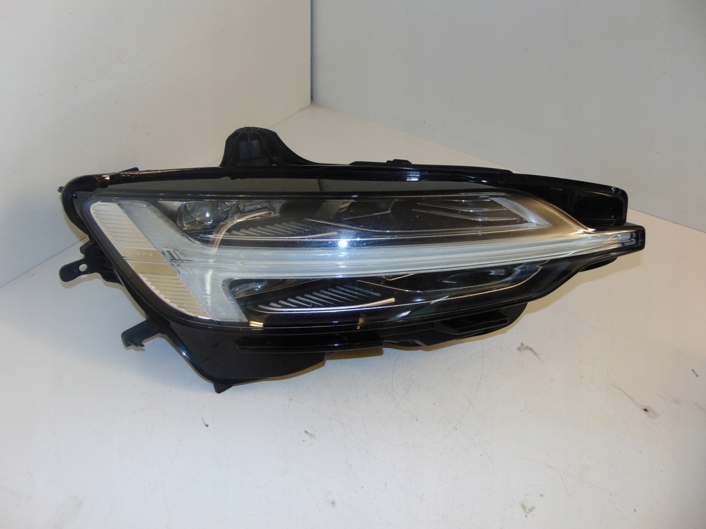 VOLVO V60 S60 LAMPA PRAWA 32314191 - 10555548660 - oficjalne archiwum ...