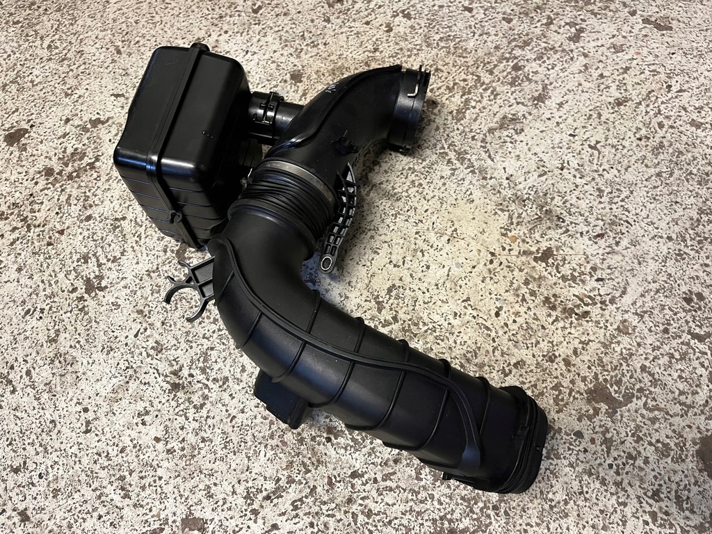 Wlot powietrza dolot rura turbo BMW F10 N47 2.0d - 11826551186 ...