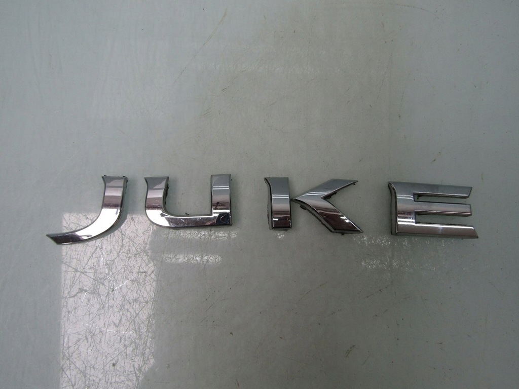 JUKE 16R NAPIS LITERY LOGO EMBLEMAT KLAPY - 13967573413 - oficjalne ...