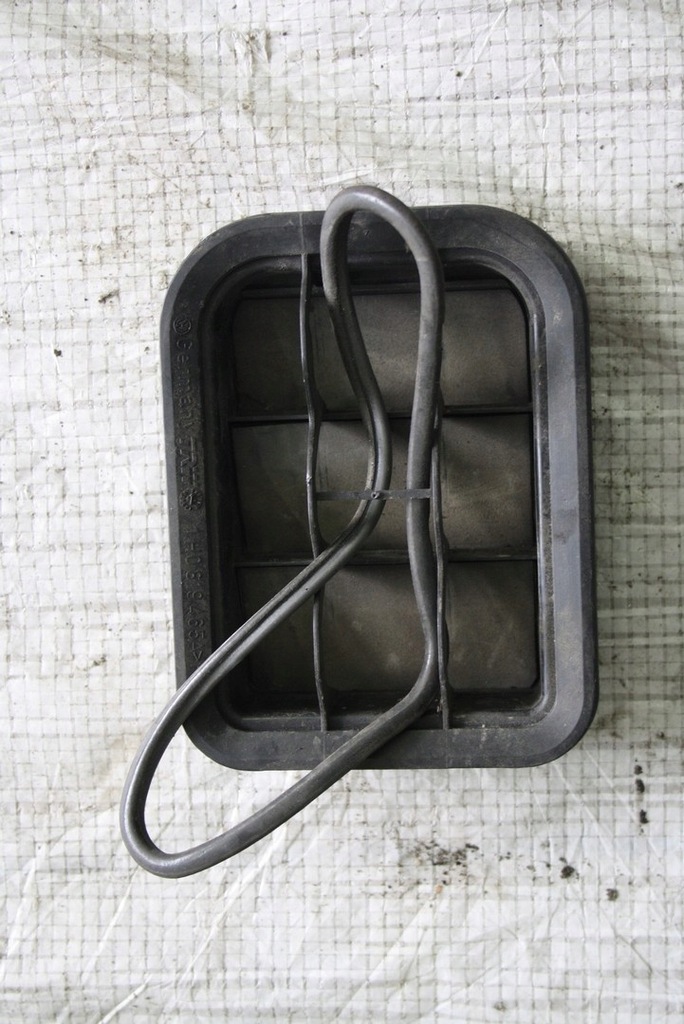 KRATKA WENTYLACYJNA VW GOLF IV 1H0819465A - 10739827098 - oficjalne ...