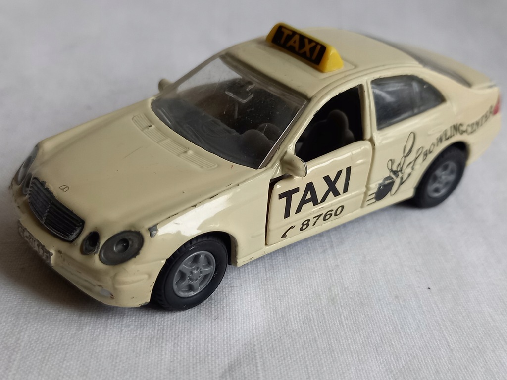 E. Siku MERCEDES BENZ E500 TAXI - 11466031581 - oficjalne archiwum Allegro