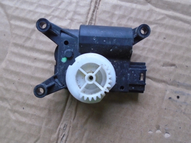 SILNICZEK NAGRZEWNICY MERCEDES VW U4292002 - 7715829835 - oficjalne ...