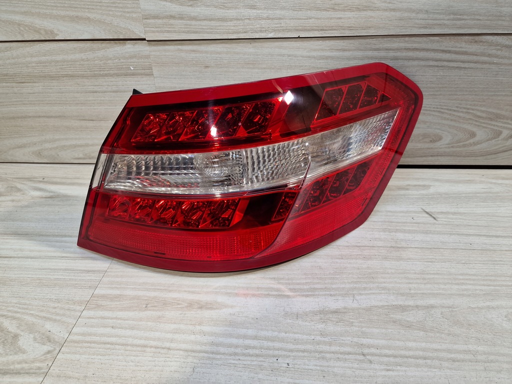 Lampa Reflektor LED Prawy Tył Mercedes W212 Sedan - 14446509868 ...