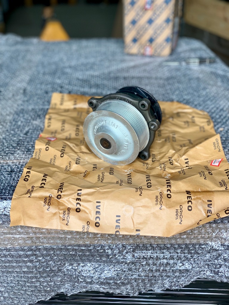 Pompa wody Iveco Stralis Cursor 8, Nowa, Oryginał - 8762045986 ...