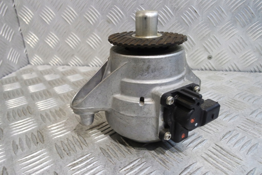 MERCEDES W205 AMG C63 PODUSZKA SILNIKA A2052408600 - 8650234373 ...