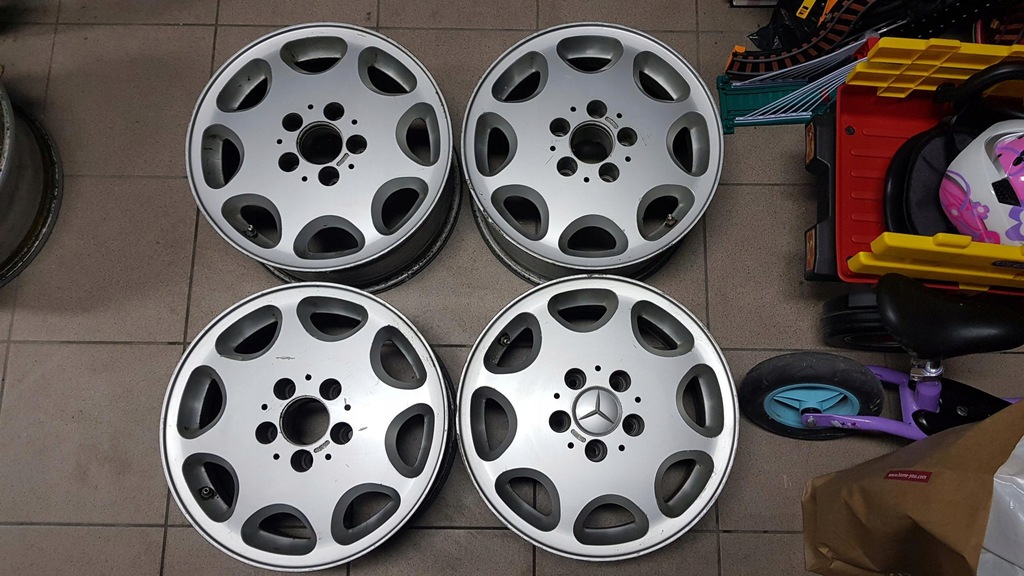 Felgi MERCEDES W124 W201 8loch 15'' - 7802390446 - oficjalne archiwum Allegro
