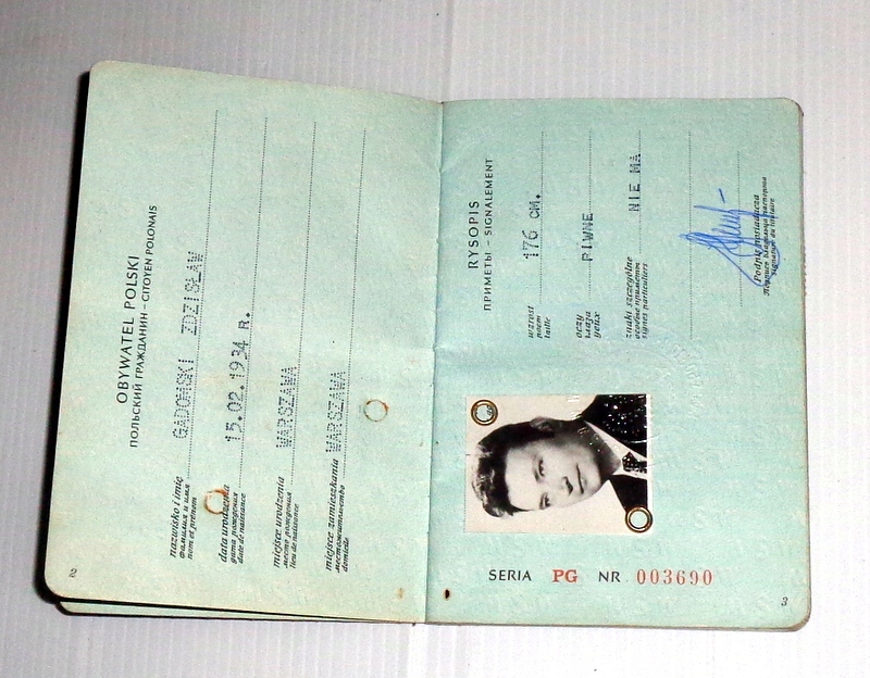 Paszport z PRL-u - Warszawa 1985r. - 14685987796 - oficjalne archiwum Allegro