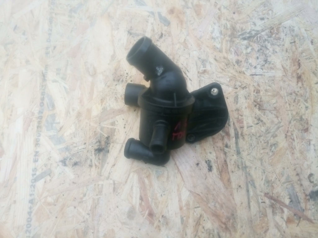 OBUDOWA TERMOSTATU KRUCIEC AUDI VW 03L121111C - 7152124579 - oficjalne ...