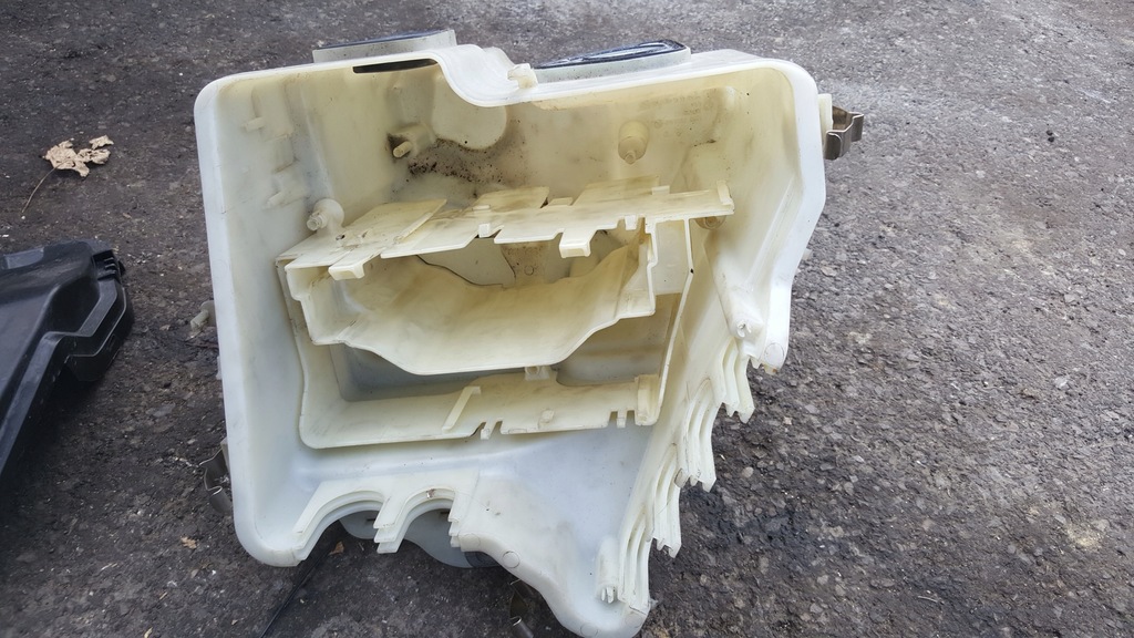 OBUDOWA KOMPUTERA POKRYWA GÓRNA BMW X5 X6 E70 TDI - 9827576585 ...