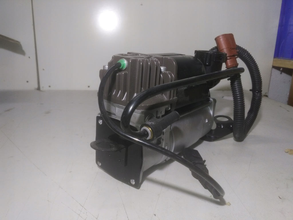 Kompresor pompa powietrza Audi A6 C6 4F0616005D - 11296685415 - oficjalne archiwum Allegro