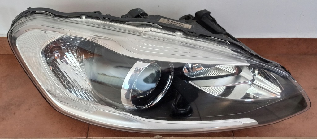 VOLVO XC60 - REFLEKTOR LAMPA XENON PRAWY 31420258 - 10582428813 ...