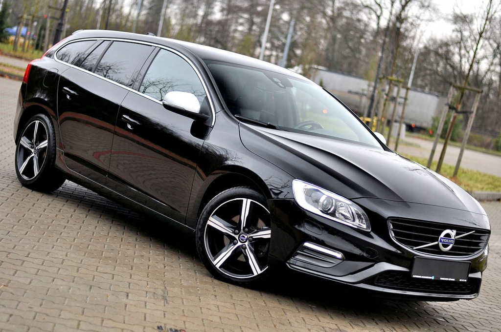 Volvo V60 Volvo V60 T4 Drive-E R-Design Momentum - 14920382697 ...