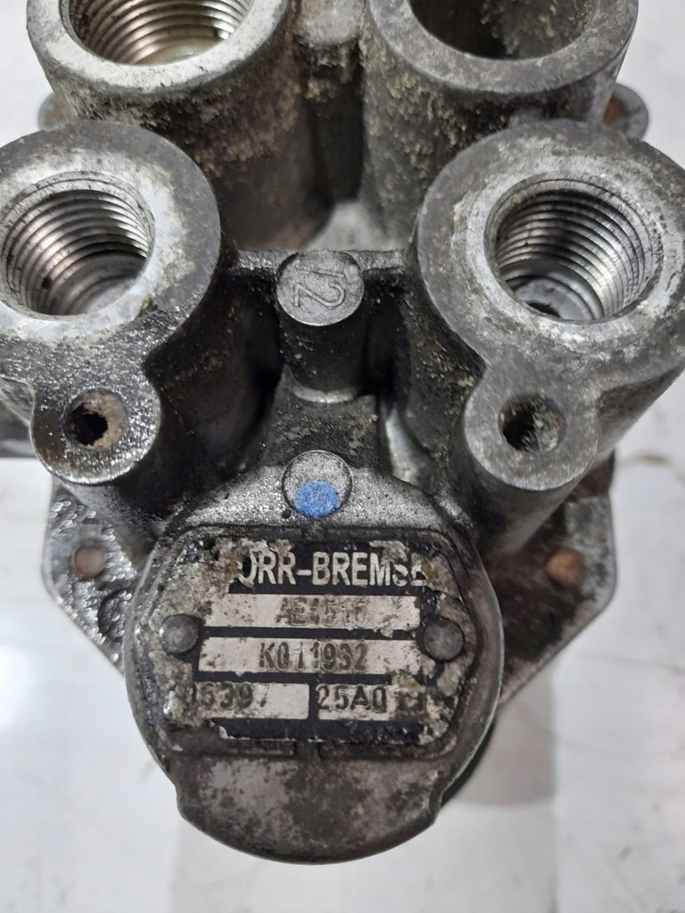 ZAWÓR OSUSZACZ POWIETRZA IVECO STRALIS AE4516 - 11470881816 - oficjalne ...