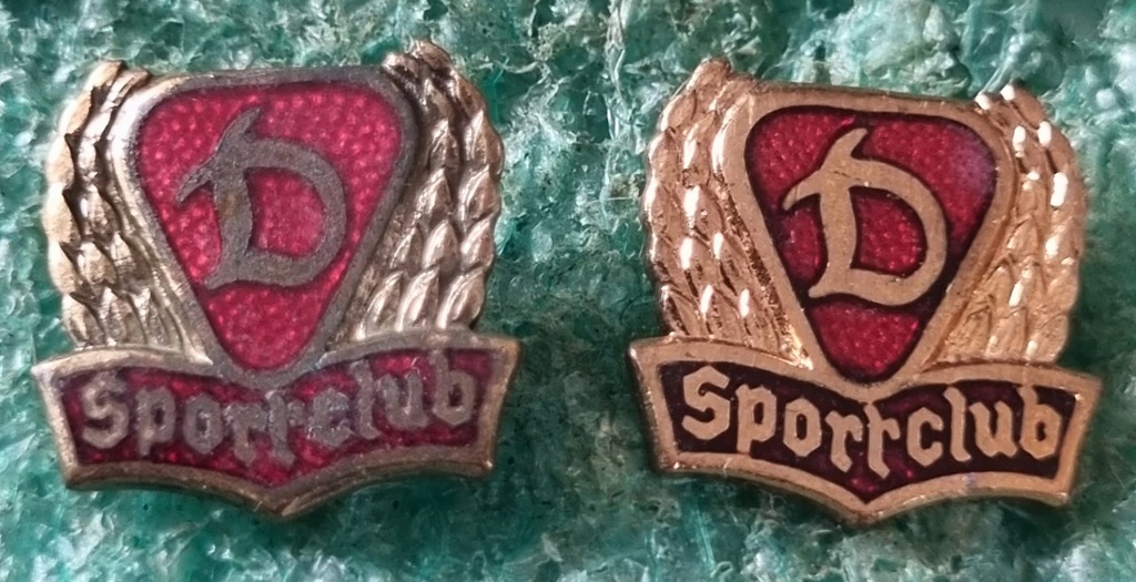 ODZNAKA SC DYNAMO BERLIN EX-DDR 2 SZTUKI KOMPLET - 12499506058 ...