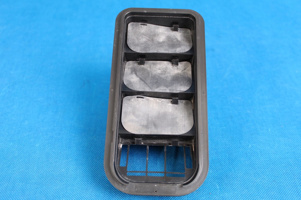 SKODA KAROQ KRATKA WENTYLACYJNA BAGAŻNIKA 17R - 12060929486 - oficjalne ...