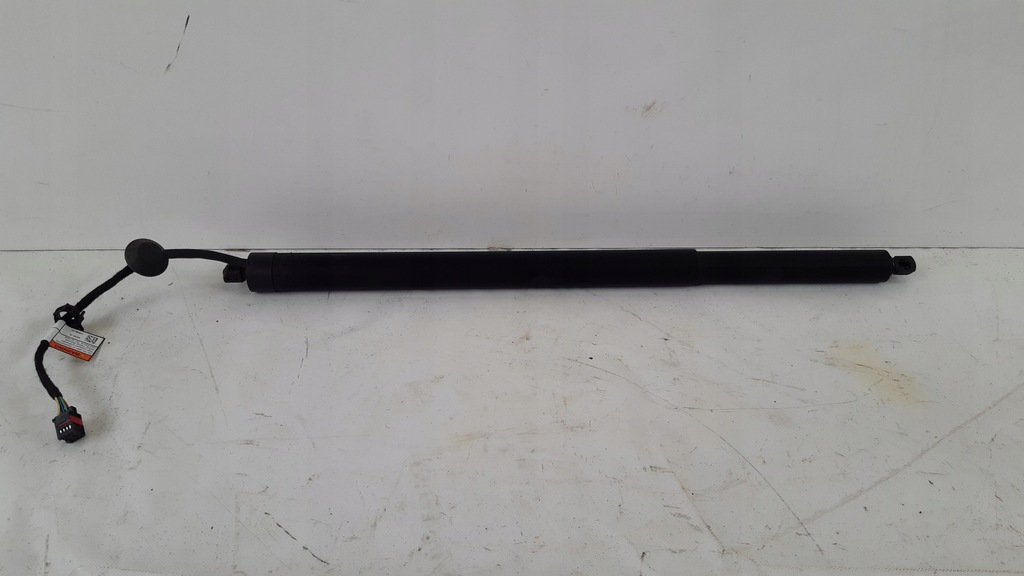 VOLVO XC40 SIŁOWNIK KLAPY BAGAŻNIKA 31690985 - 13887905801 - oficjalne ...