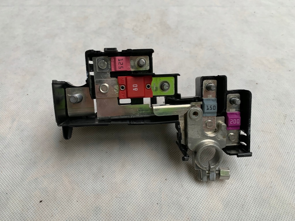 AUDI Q5 II 80A KLEMA PLUSOWA 80A915459A - 9132586159 - oficjalne ...