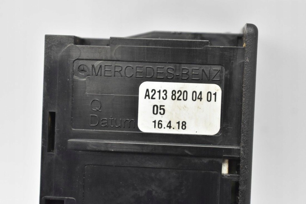 CZYTNIK KARD SD GNIAZDO USB A2138200401 W205 W213 - 8343900141 ...