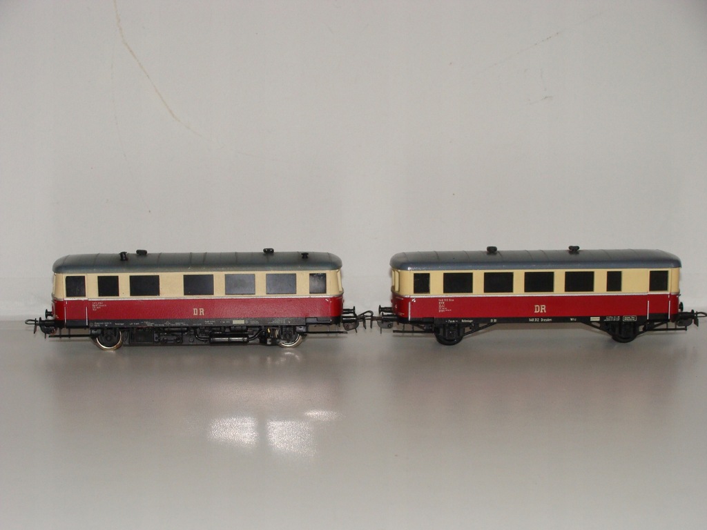 WAGON MOTOROWY VT 135 I DOCZEPNY - PIKO - H0 - 11147305067 - oficjalne archiwum Allegro