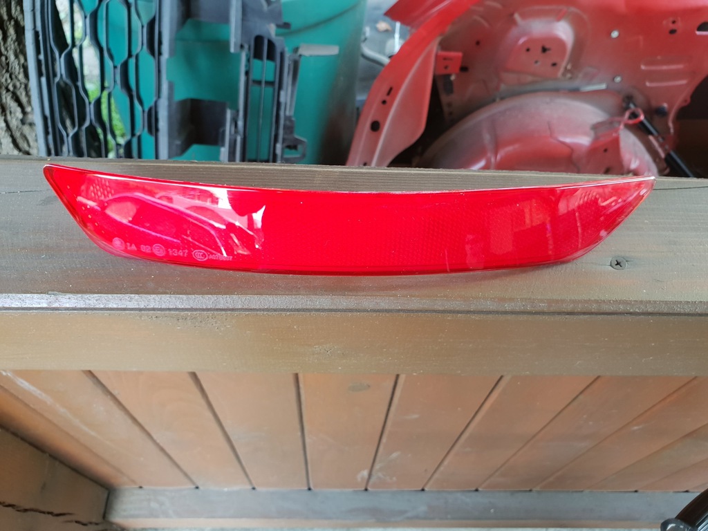 Odblask zderzaka tył SKODA YETI 5L0945105A - 7501643158 - oficjalne ...