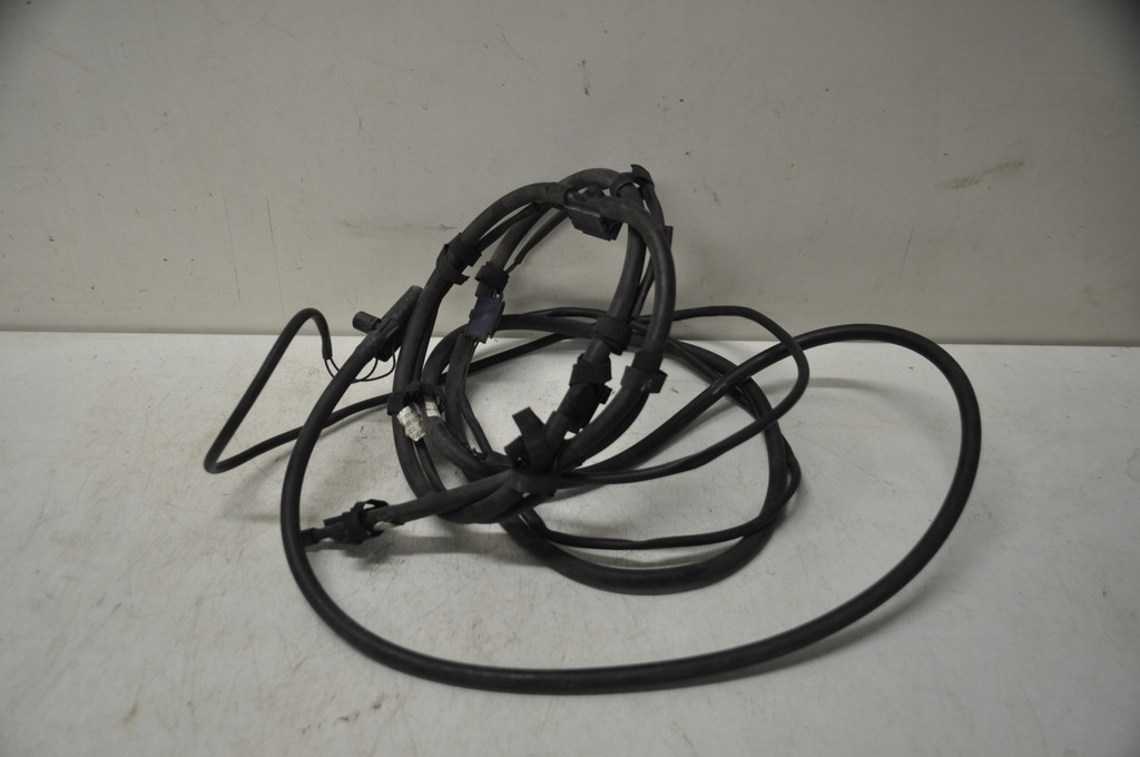 Dysze spryskiwaczy przedniej szyby Mercedes W221 - 13423649774 ...