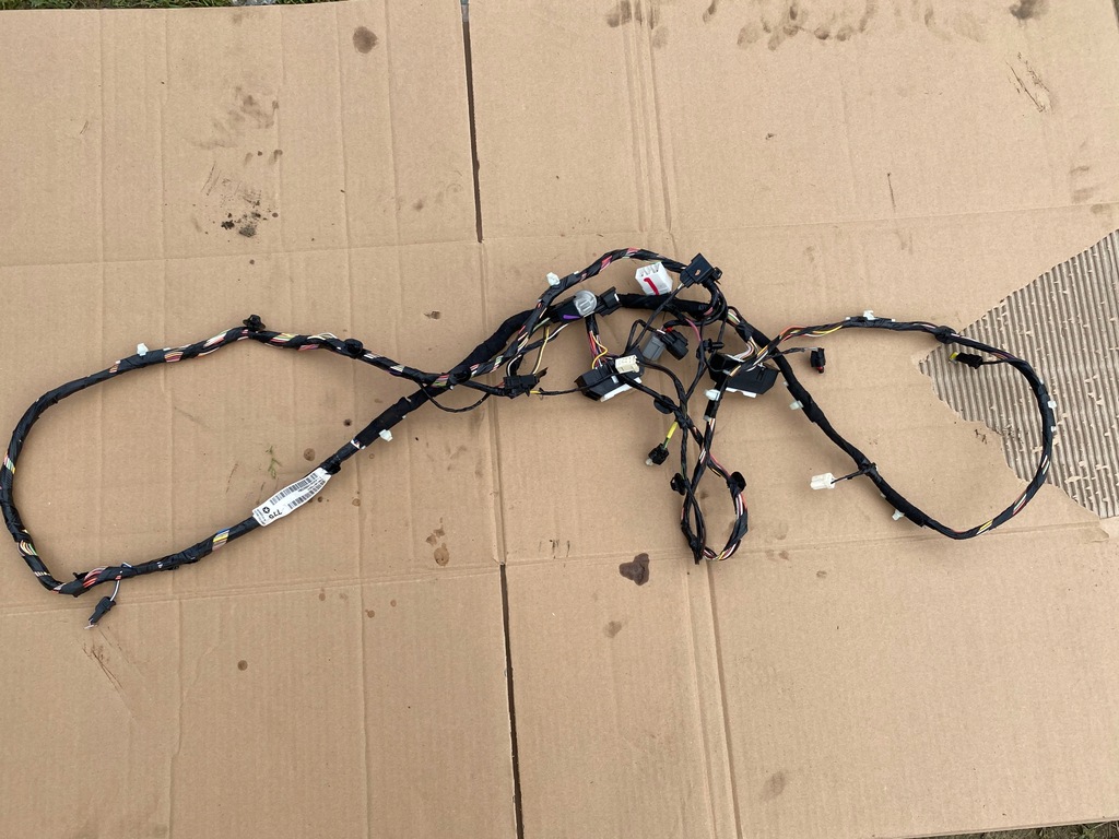 WIAZKA INSTALACJA KLAPY TYL BAGAZNIKA JEEP GRAND CHEROKEE WK2 68136775 ...