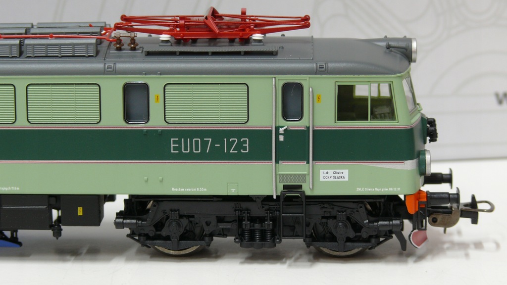 Lokomotywa Elektrowóz EU07-123 PKP H0 PIKO 96380 - 8988157020 - oficjalne archiwum Allegro