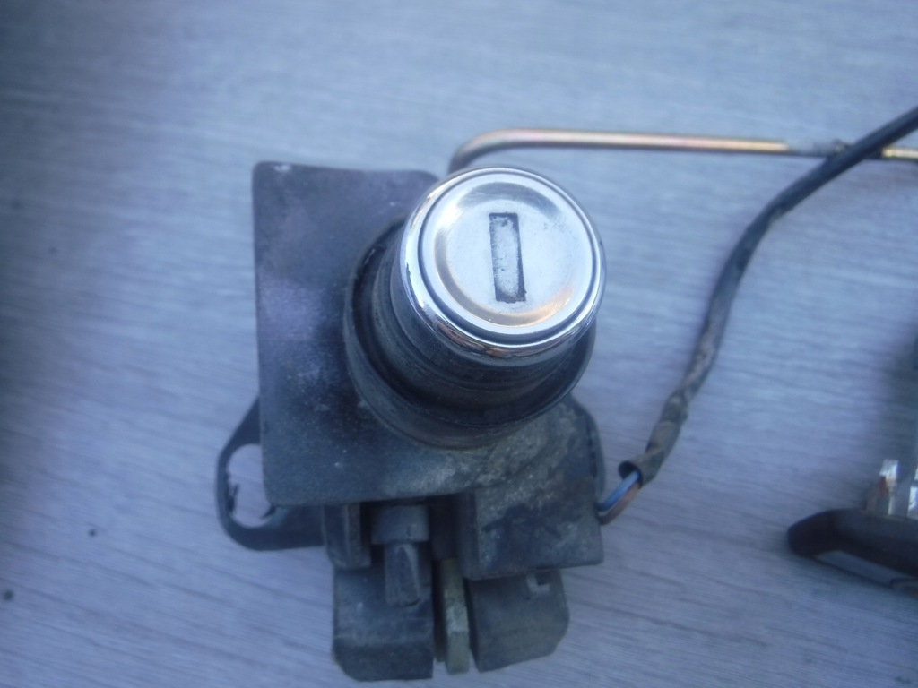 MERCEDES W124 ZAMEK KLUCZYK bagaznika DRZWI sedan - 12290526659 - oficjalne archiwum Allegro